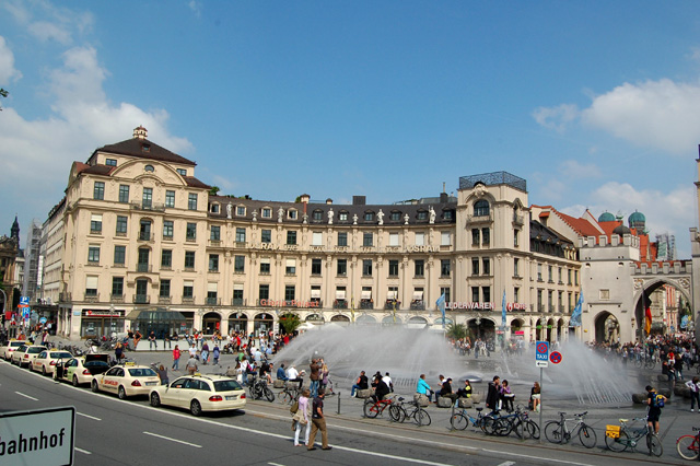 Karlsplatz - Fotos - Medienwerkstatt-Wissen © 2006-2026 Medienwerkstatt