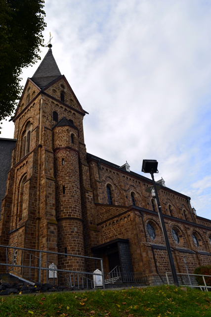 Katholische Pfarrkirche St. Mariä Himmelfahrt - allgemein - Medienwerkstatt-Wissen © 2006-2025 ...