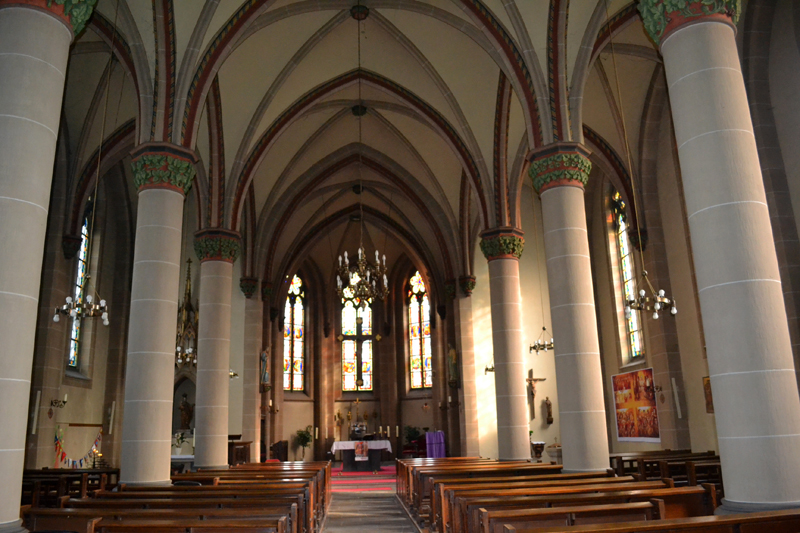 Katholische Pfarrkirche St. Philippus und Jakobus - Fotos innen - Medienwerkstatt-Wissen © 2006 ...