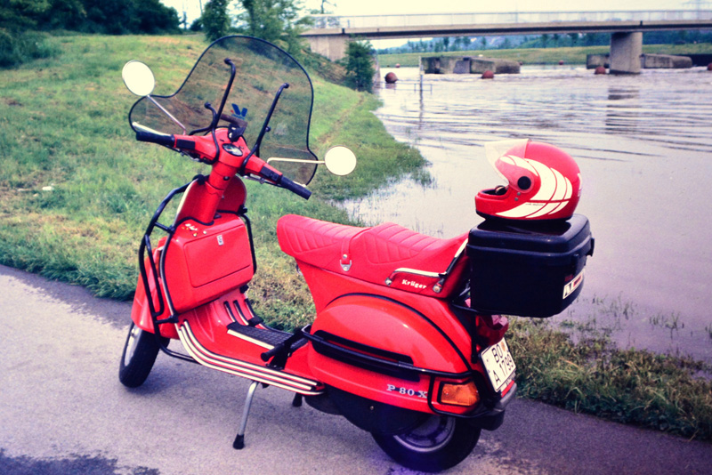 Motorroller Piaggio Vespa P 80 X - Fotos - Medienwerkstatt-Wissen ...