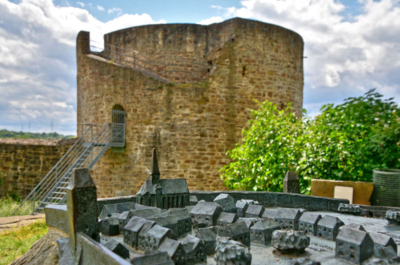 Ruine Burg Blankenberg - Fotos 4 - Medienwerkstatt-Wissen © 2006-2026 ...
