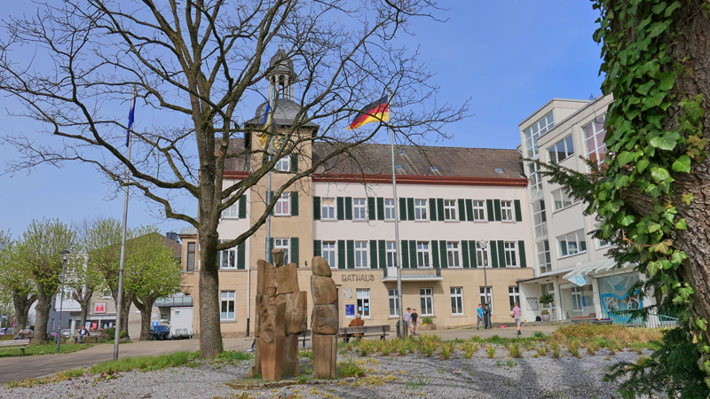 Rathaus und Marktplatz - Medienwerkstatt-Wissen © 2006-2025 Medienwerkstatt