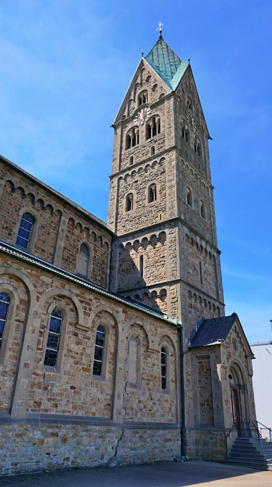 Katholische Herz-Jesu Kirche - Fotos 1 - Medienwerkstatt-Wissen © 2006-2025 Medienwerkstatt