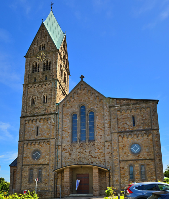 Katholische Herz-Jesu Kirche - Fotos 1 - Medienwerkstatt-Wissen © 2006-2025 Medienwerkstatt