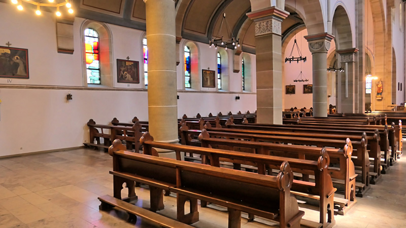 Katholische Herz-Jesu Kirche - Fotos 4 - Medienwerkstatt-Wissen © 2006-2025 Medienwerkstatt