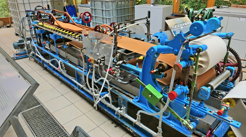 Papiermaschine - Fotos - Medienwerkstatt-Wissen © 2006-2025 Medienwerkstatt