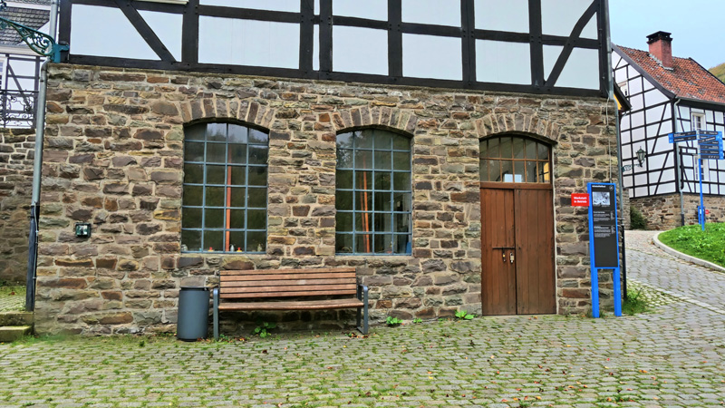 Achatschleiferei - Medienwerkstatt-Wissen © 2006-2025 Medienwerkstatt