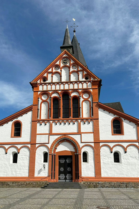 Katholische Pfarrkirche St. Peter - Fotos - Medienwerkstatt-Wissen © 2006-2025 Medienwerkstatt